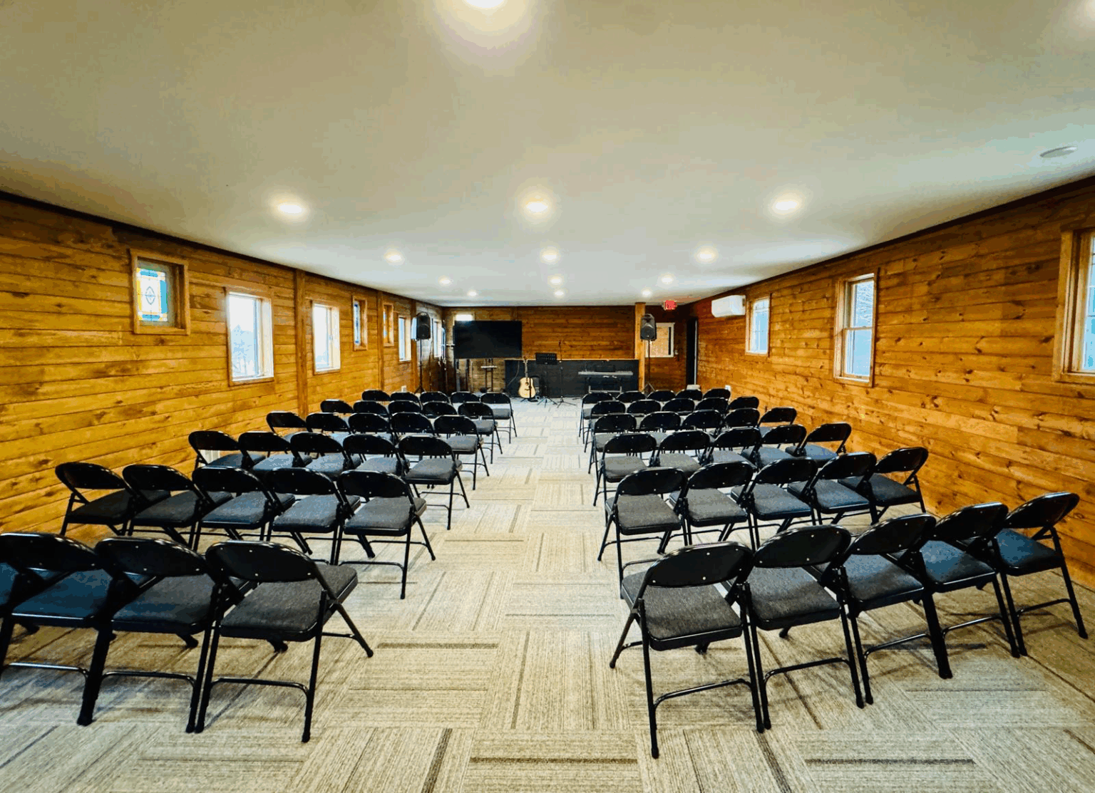 Great Northern Building-Meeting/Community Area | Maplelag Resort
