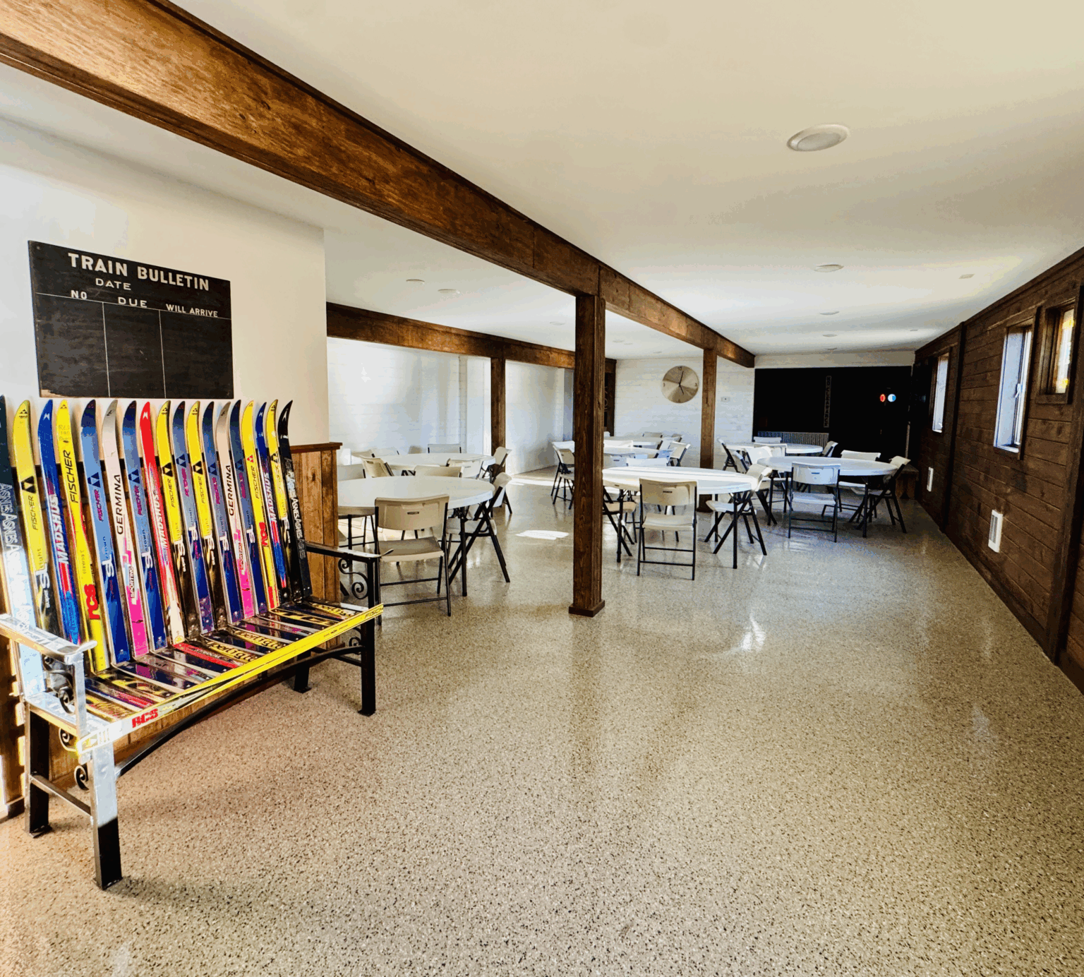 Great Northern Building-Meeting/Community Area | Maplelag Resort
